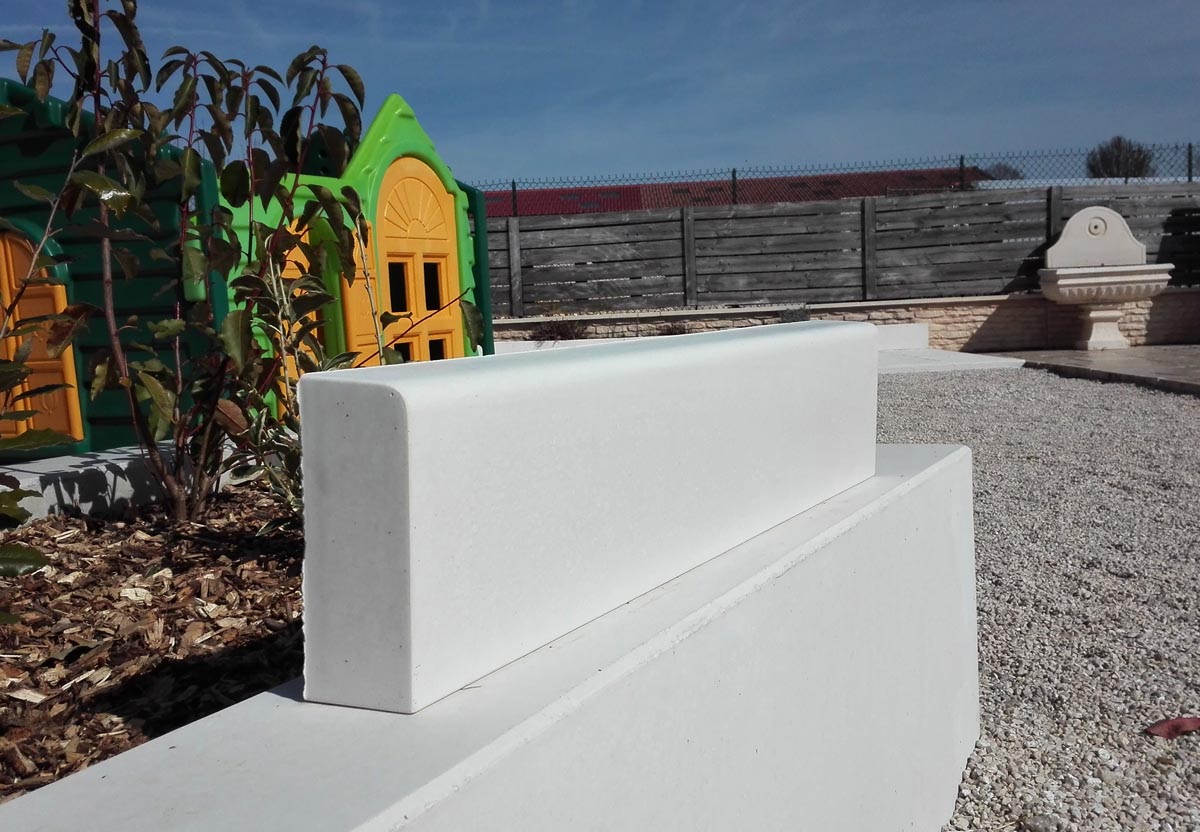 Bordure en béton lisse, modèle droite - www.pierre-alentour.fr