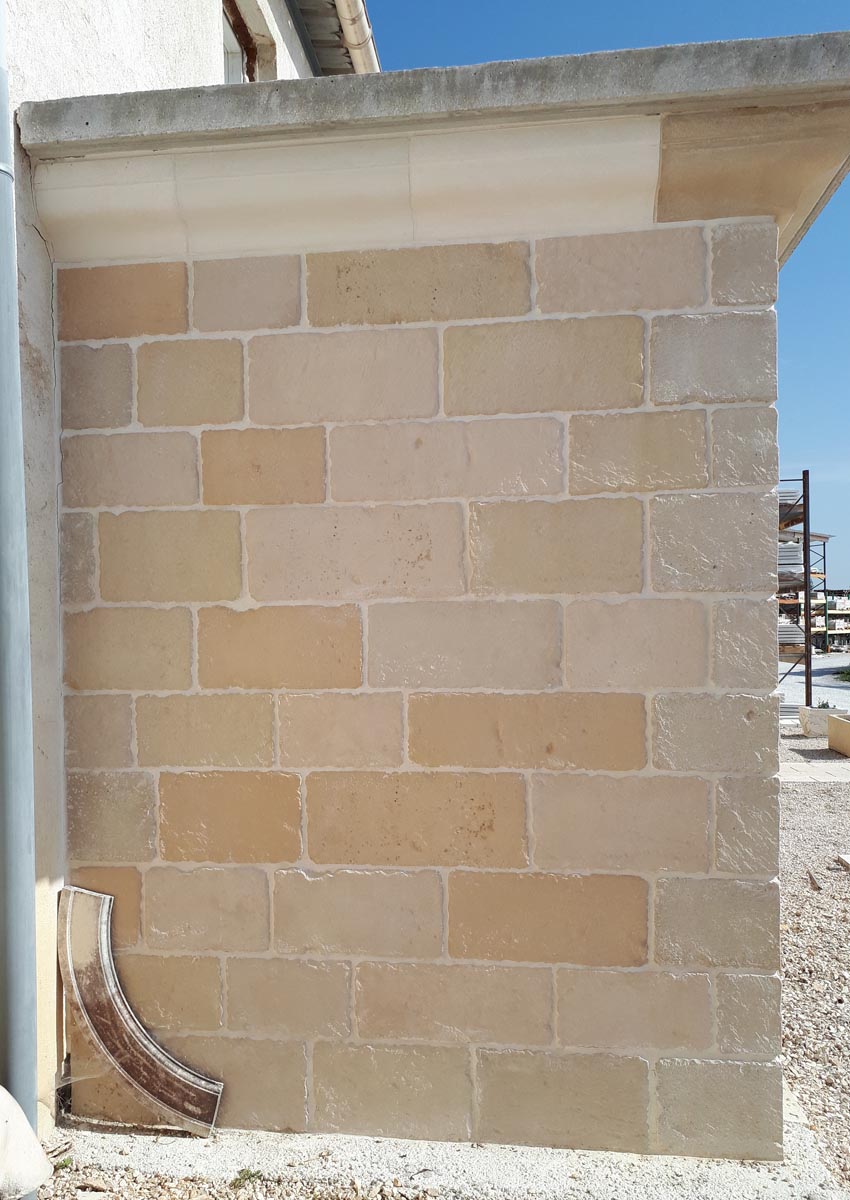 Plaquette de parement dalle murale en pierre reconstituée ou béton